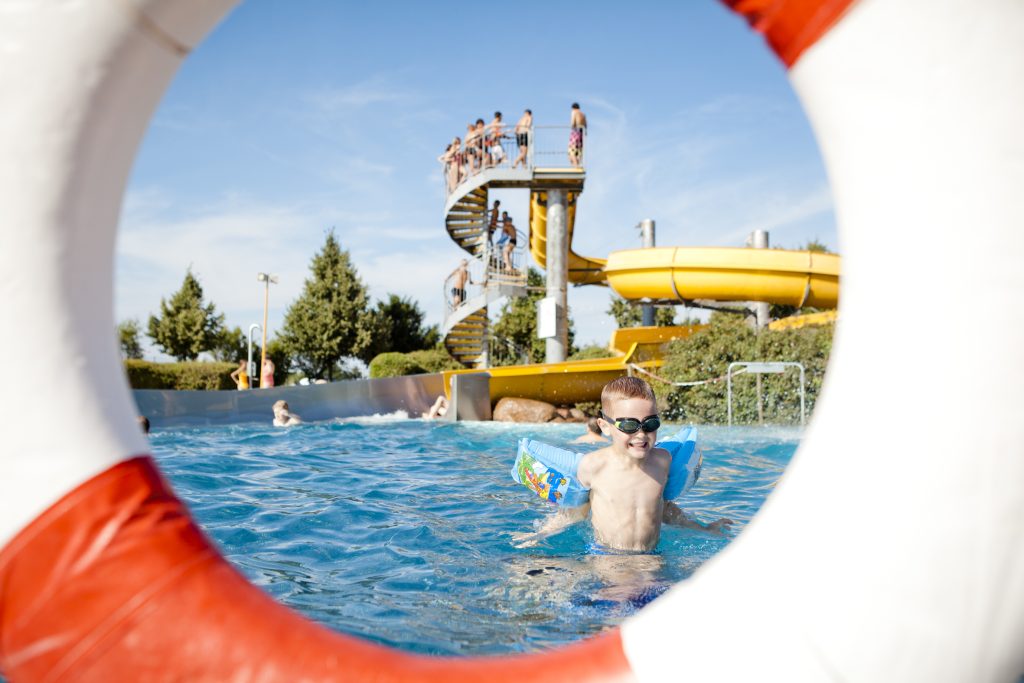 Hallenschwimmbad - Sauna - Freibad - Bäderbetrieb Riesa